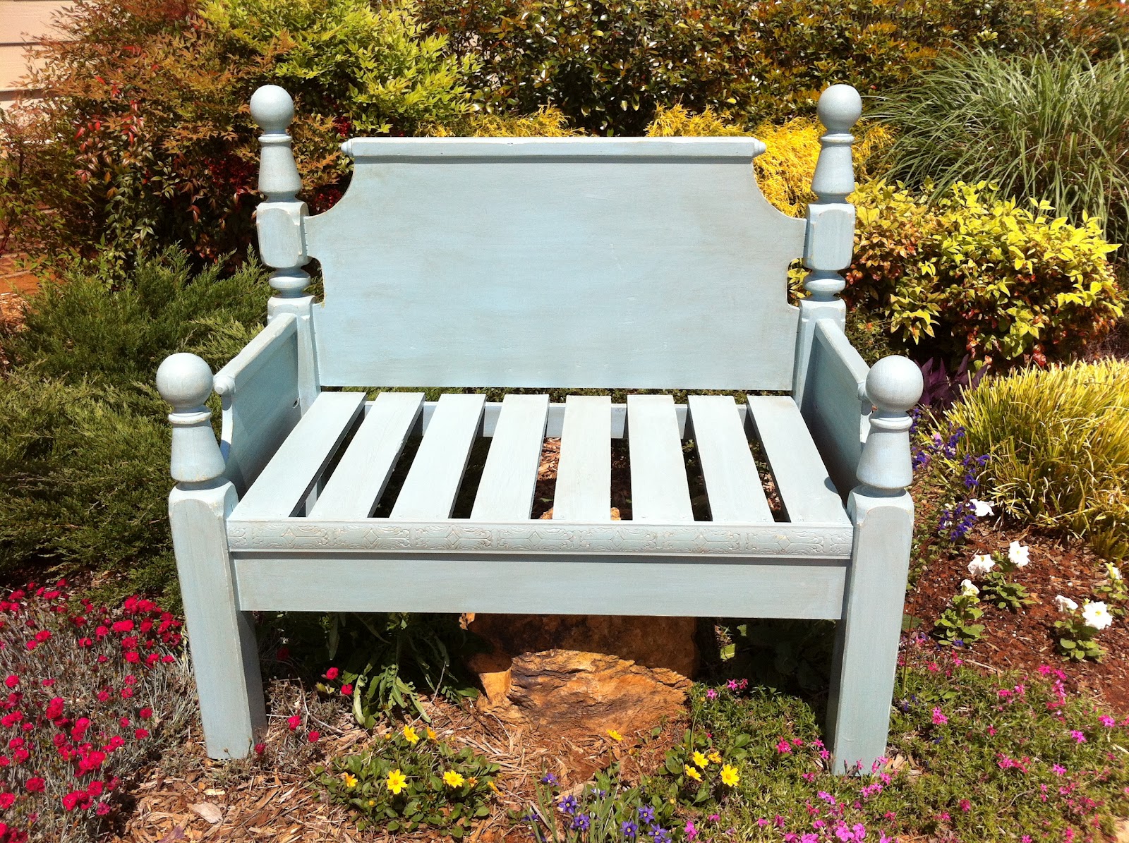 Rusted Bucket Gals: Repurposed Bed Frame becomes bench for home or garden